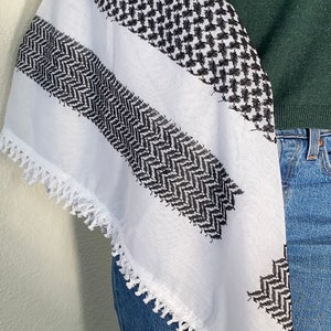 Original Palestinian Keffiyeh Jordanian Hatta Black and White Koofiya ...