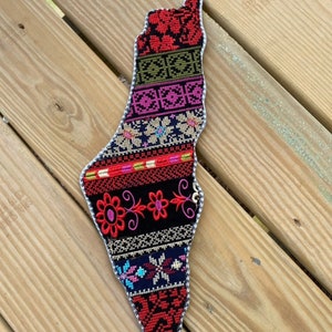 Traditional Palestinian Tatreez Embroidered Wall Decor | Palestine ...