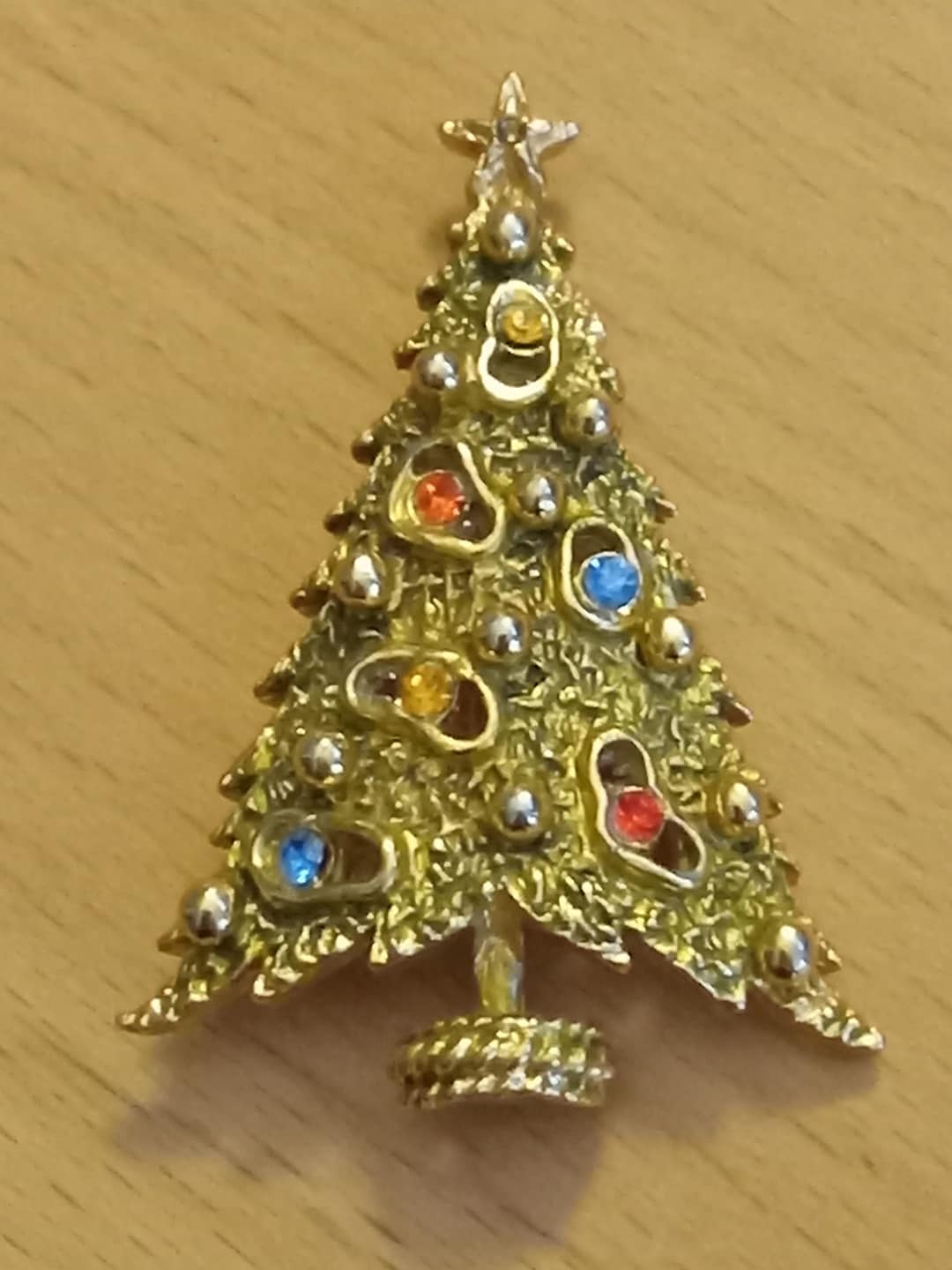 Vintage Christmas Tree Pin Signed ART Super Cute! 20.00 - Etsy