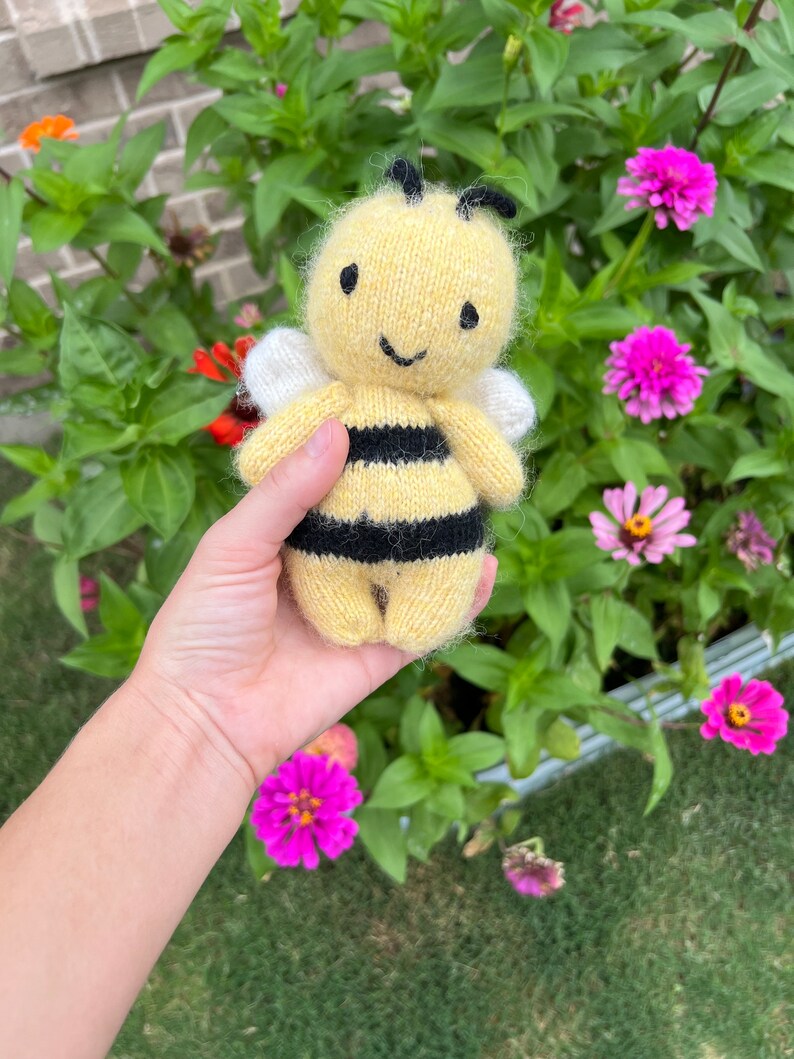 Buzzy Bee Knitting Pattern, Amigurumi Knitting Pattern - Etsy