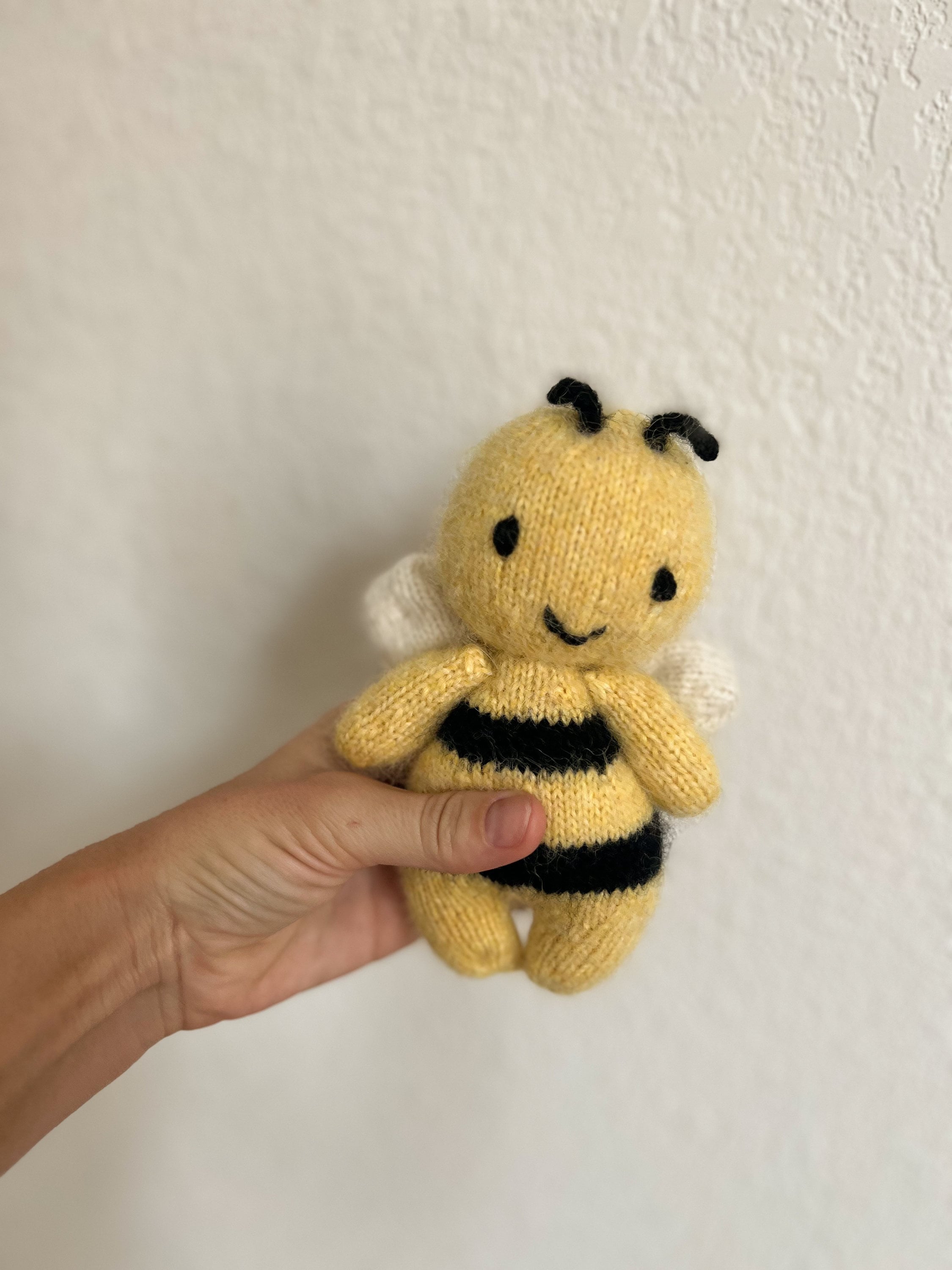 Buzzy Bee Knitting Pattern, Amigurumi Knitting Pattern - Etsy