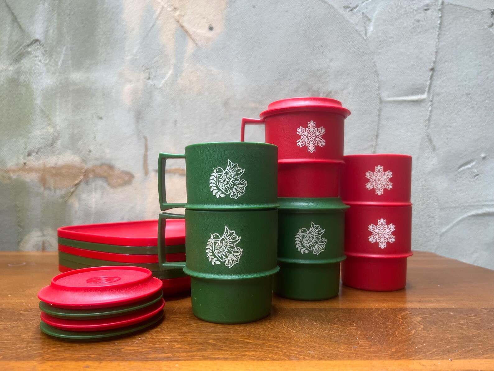 Vintage Tupperware Christmas Snack Set Vintage Red and Green Tupperware ...