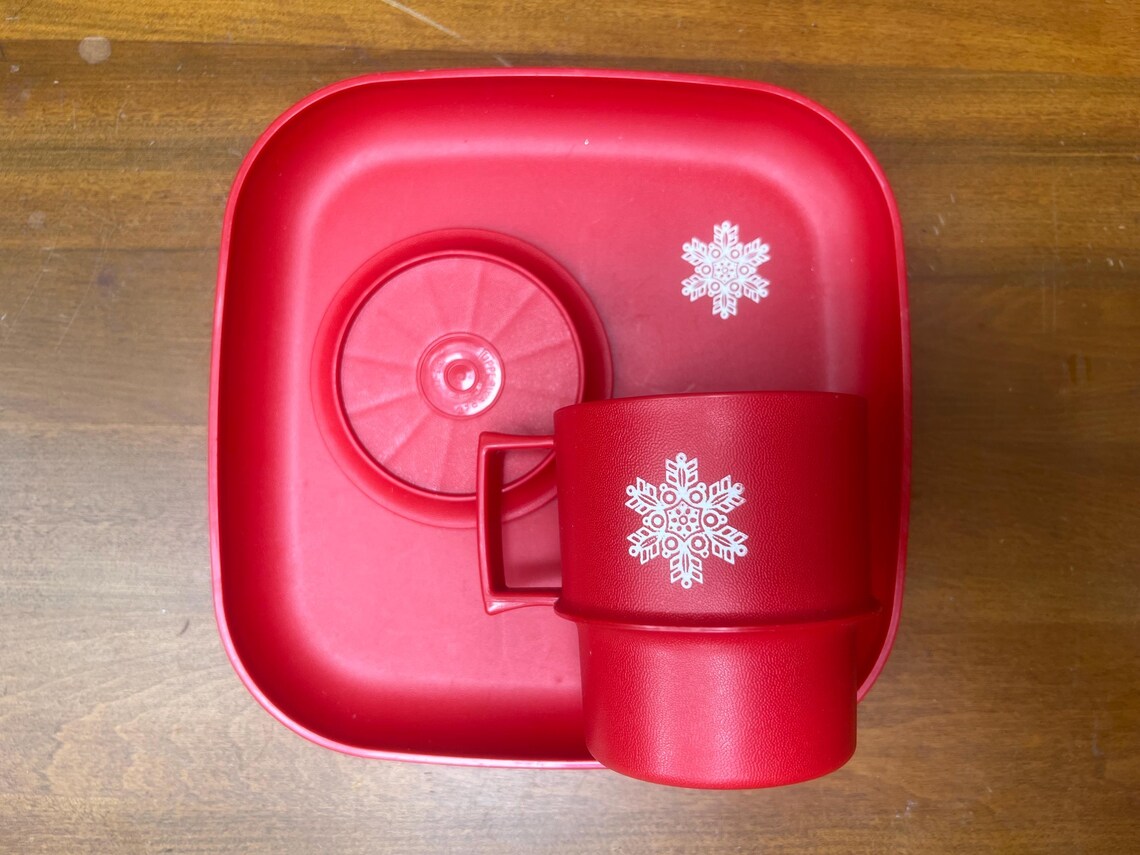 Vintage Tupperware Christmas Snack Set Vintage Red and Green Tupperware ...