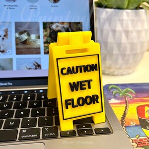 CAUTION WET FLOOR Mini Floor Sign Custom Colors 3D Printed - Etsy