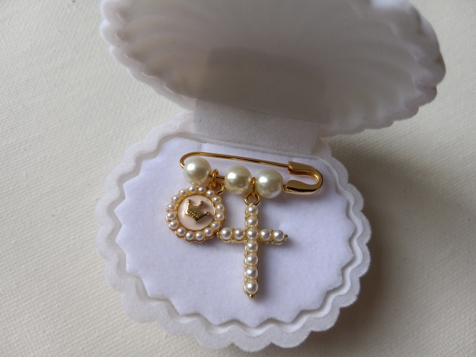 Personalized Pearl Bead Gold Baby Pin Baby Brooch Baptism - Etsy
