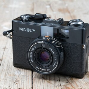 Minolta Hi-matic G2 / 38 Mm F/2.8 Lens / Black 35mm Zoen Focus Camera ...