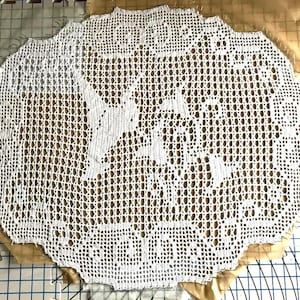 Vintage Filet Crochet Pattern 25" Hummingbird & Flowers Centerpiece PDF ...