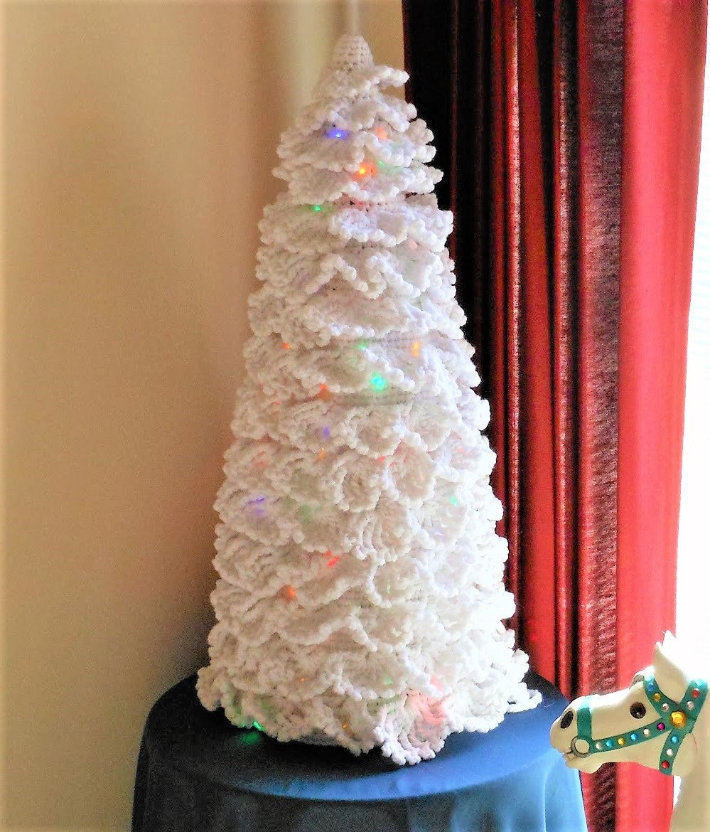 Vintage Crochet Pattern Large Snowy White Christmas Trees in 22 and 40 ...