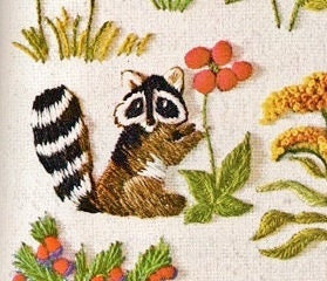 Vintage Crewel Embroidery Pattern Woodland Animals Berries Flower ...