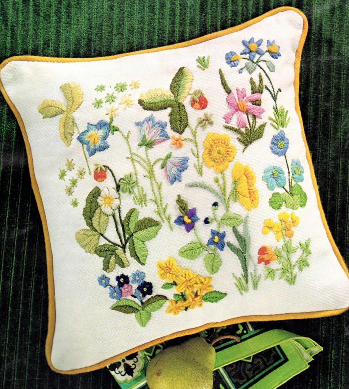 Vintage Crewel Embroidery Pattern Field Flowers Woodland Wildflowers ...