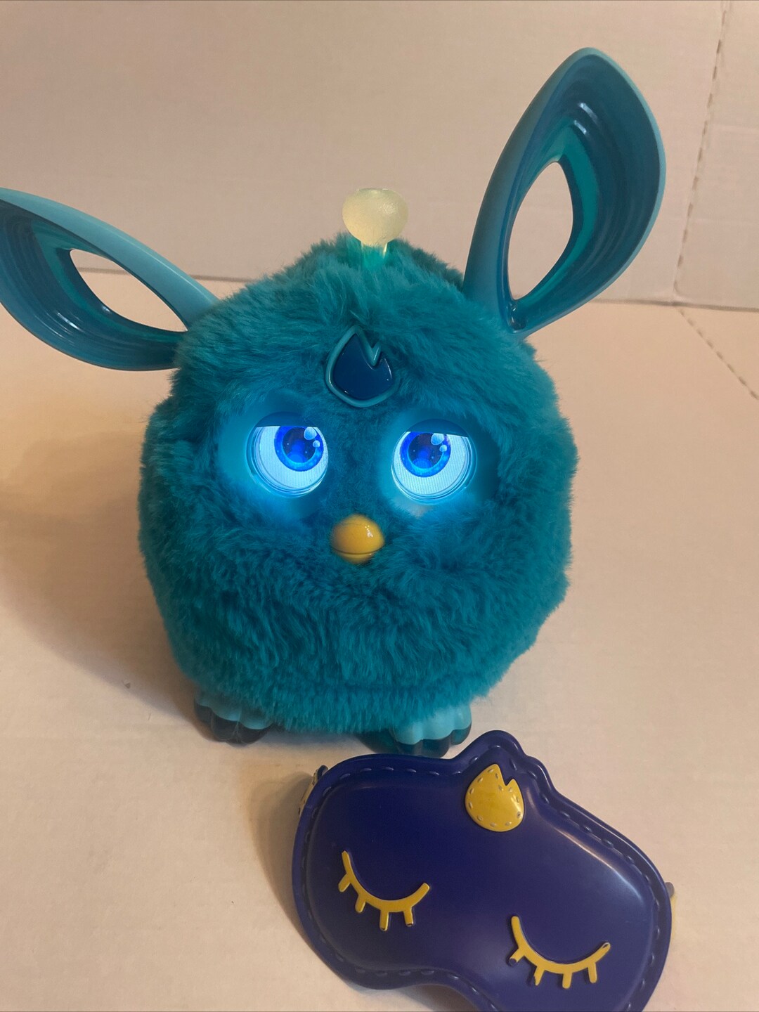 Hasbro B6084 Furby Connect Toy Sleep Mask WORKS Talking Dances Sensory ...