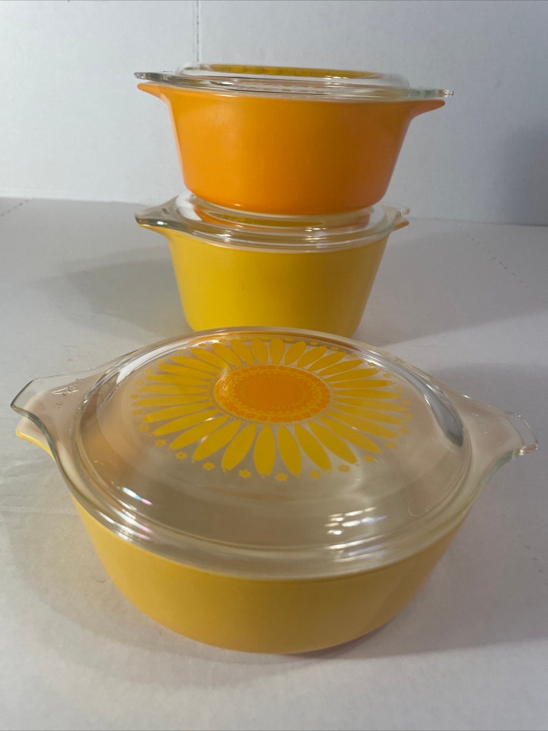 Vintage Pyrex Daisy Sunflower Casserole Dishes Bowls Glass Lids 1968 ...