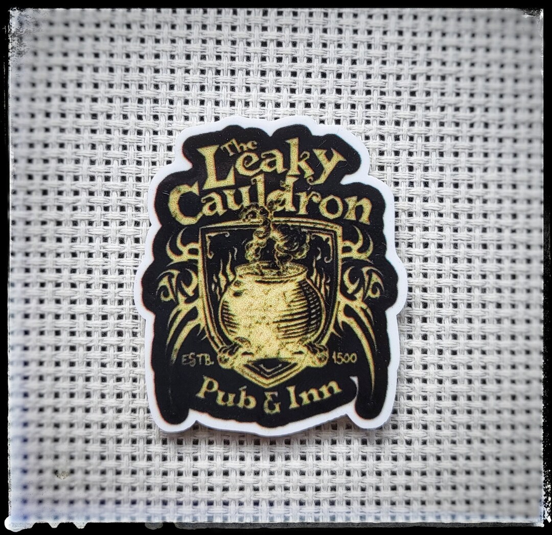 Harry Potter Leaky Cauldron Magnetic Needle Minder. Needle Nanny ...