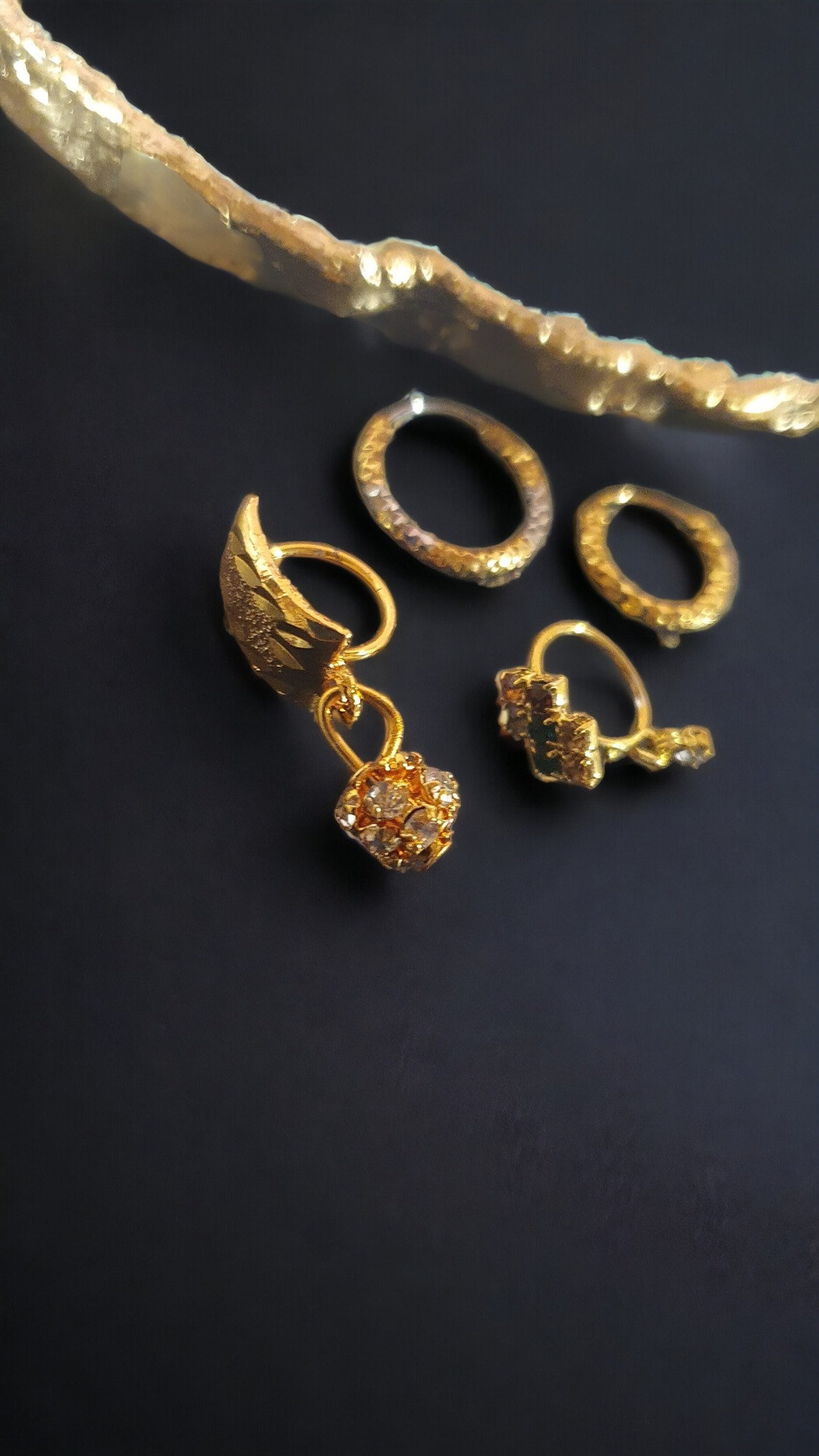 Enchanting Indian Gold Nose Ring Set, Indian Gold Nose Ring Set ...