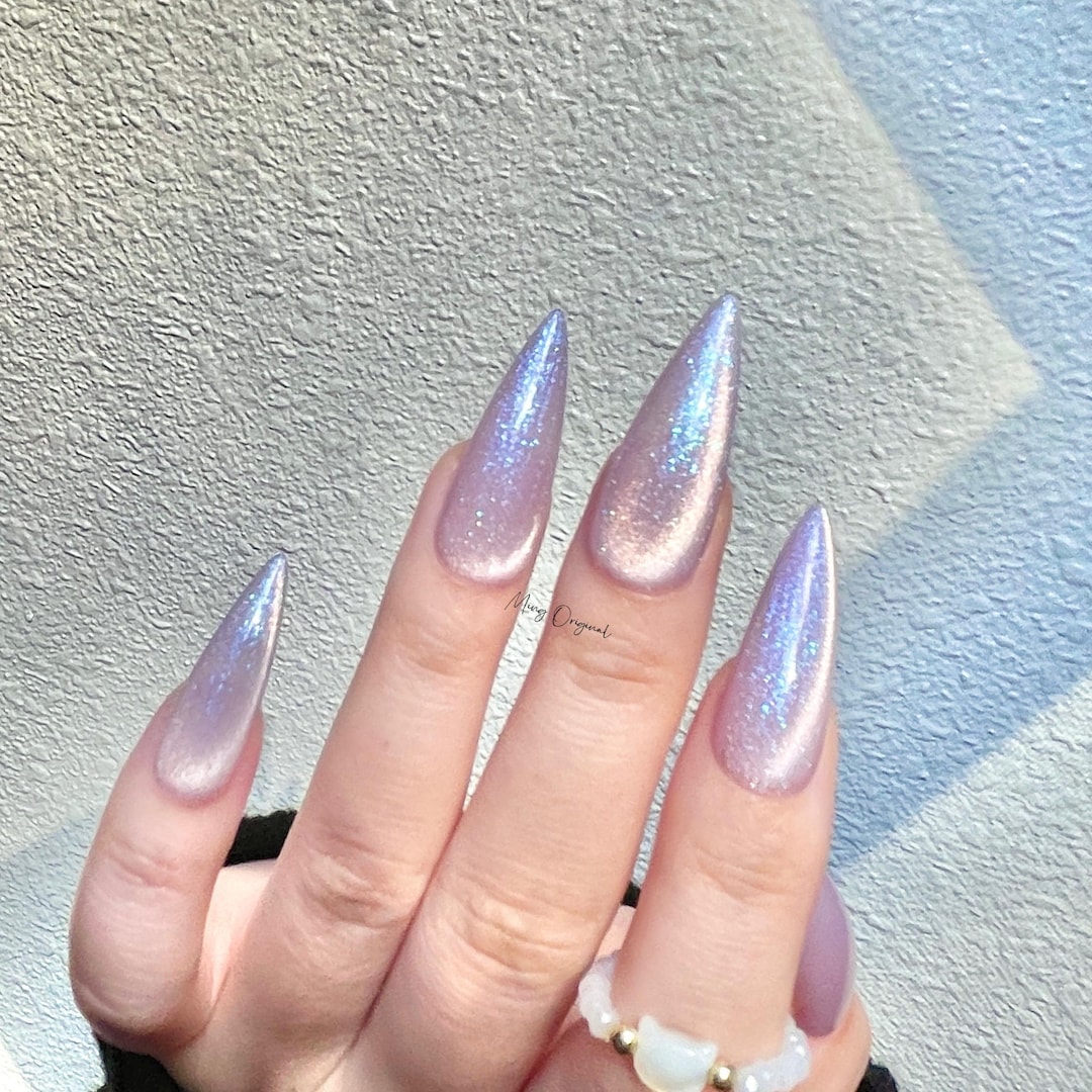 Moonlit Amethyst Light Purple Cat Eye Press on Nails, Blue Glittery ...