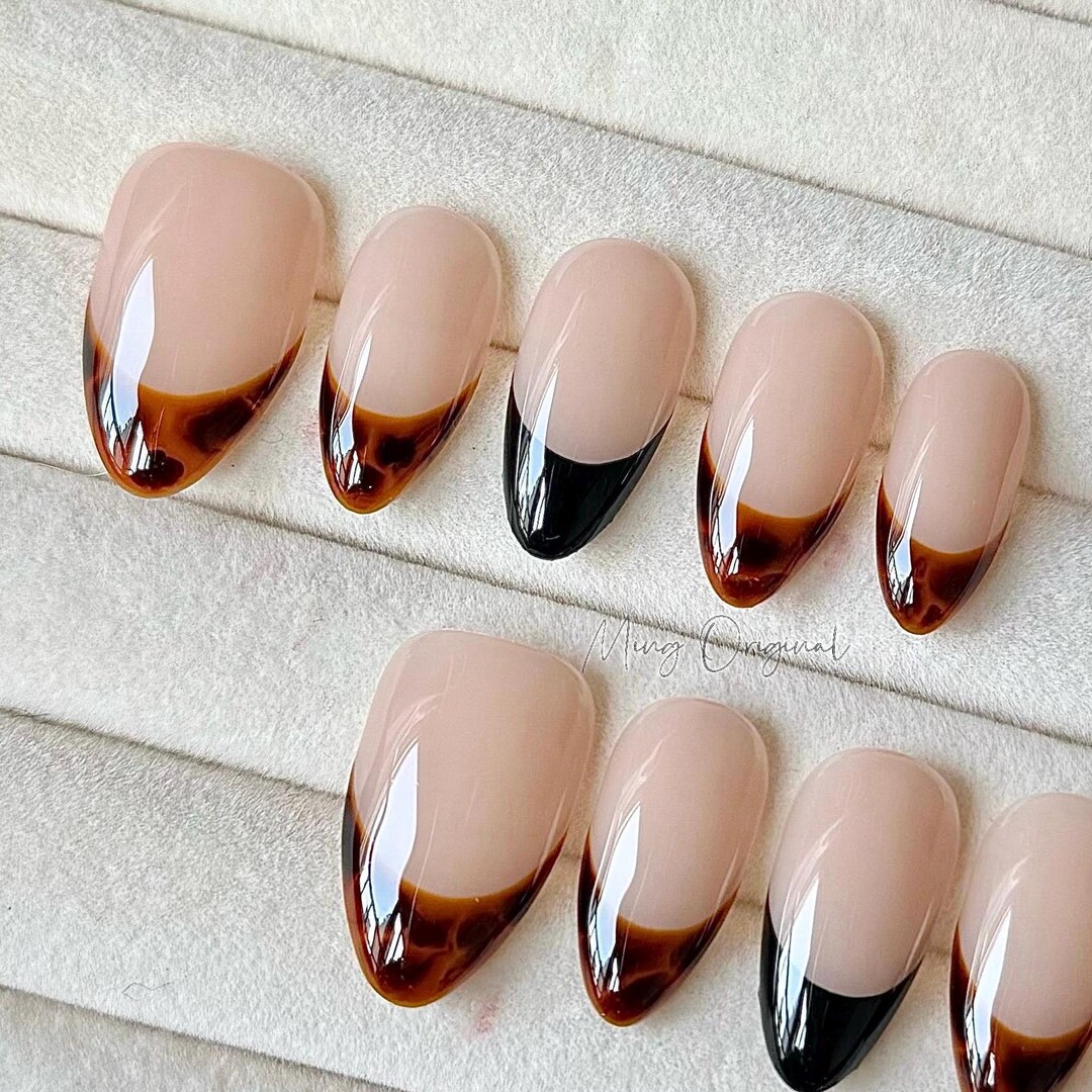Classic French Tip Tortoise Shell Amber Water Blooming Press on Nails ...