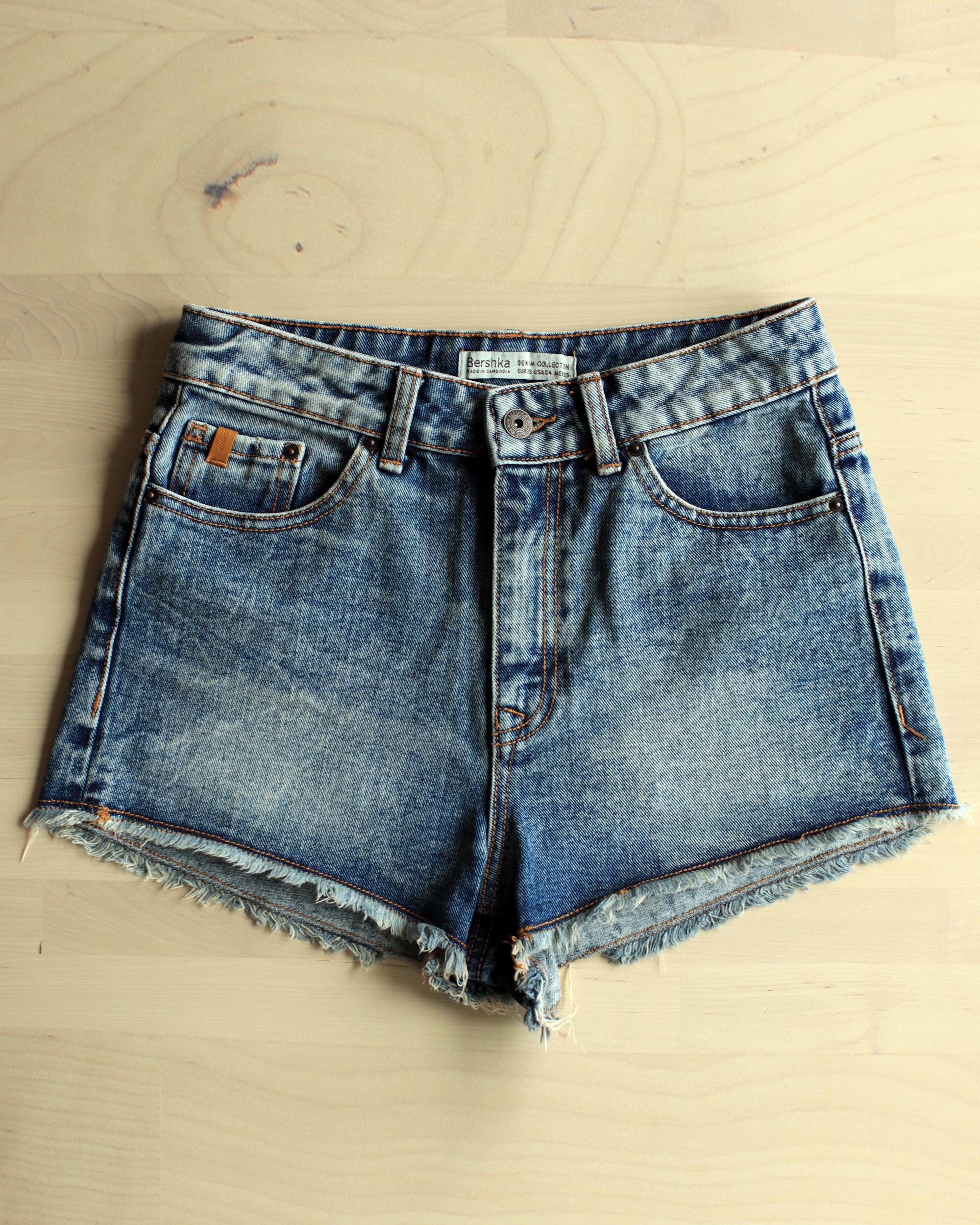 Hand-painted Denim Shorts - the Great Wave by Hokusai - Etsy