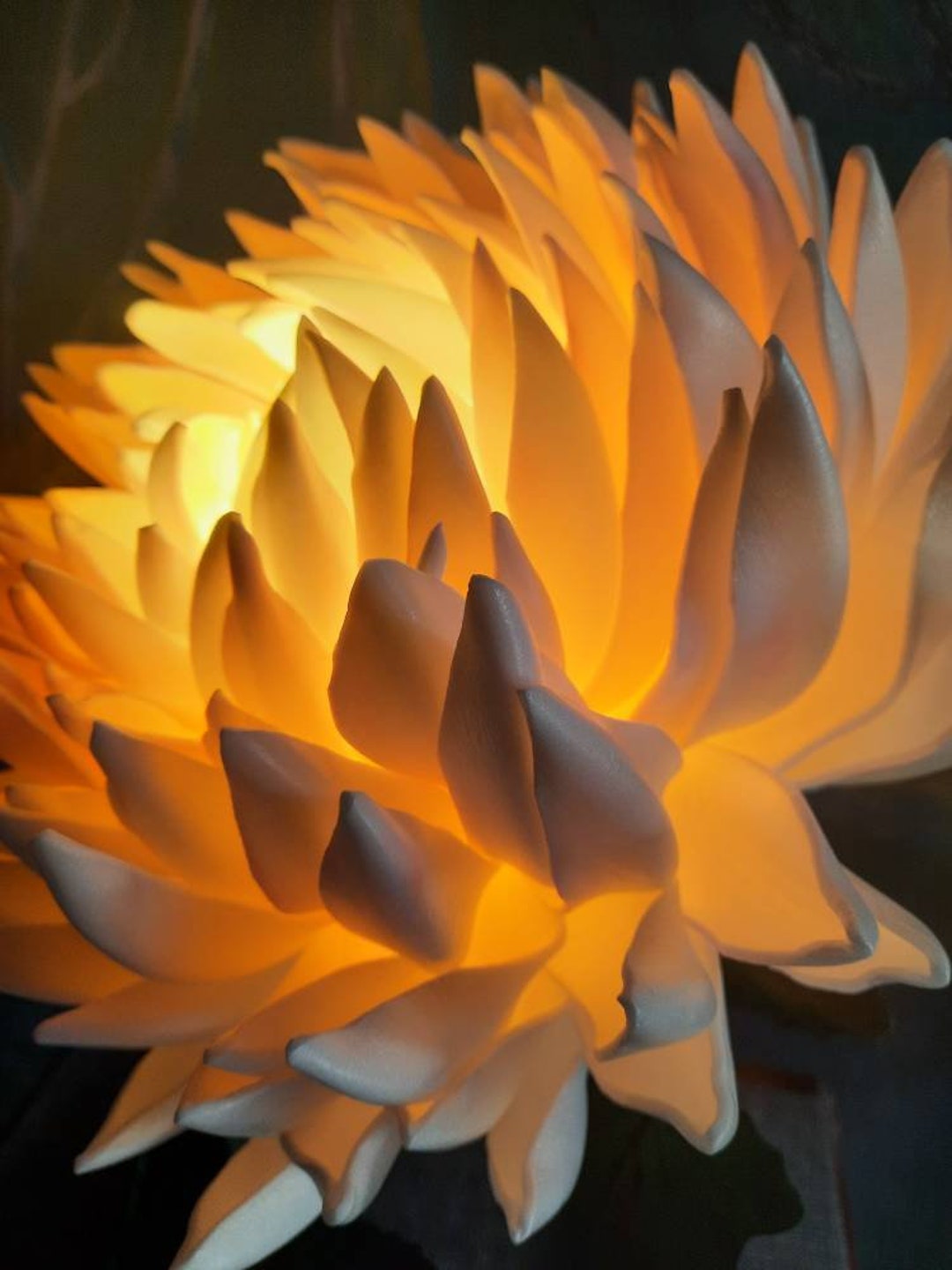 Big Flower Lamp Night Light Giant Chrysanthemum Nightstand Lamp Bedroom ...