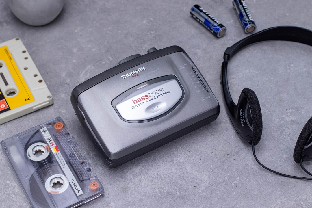 Thomson TK430 Walkman Portable Cassette Player With AM/FM Radio ...