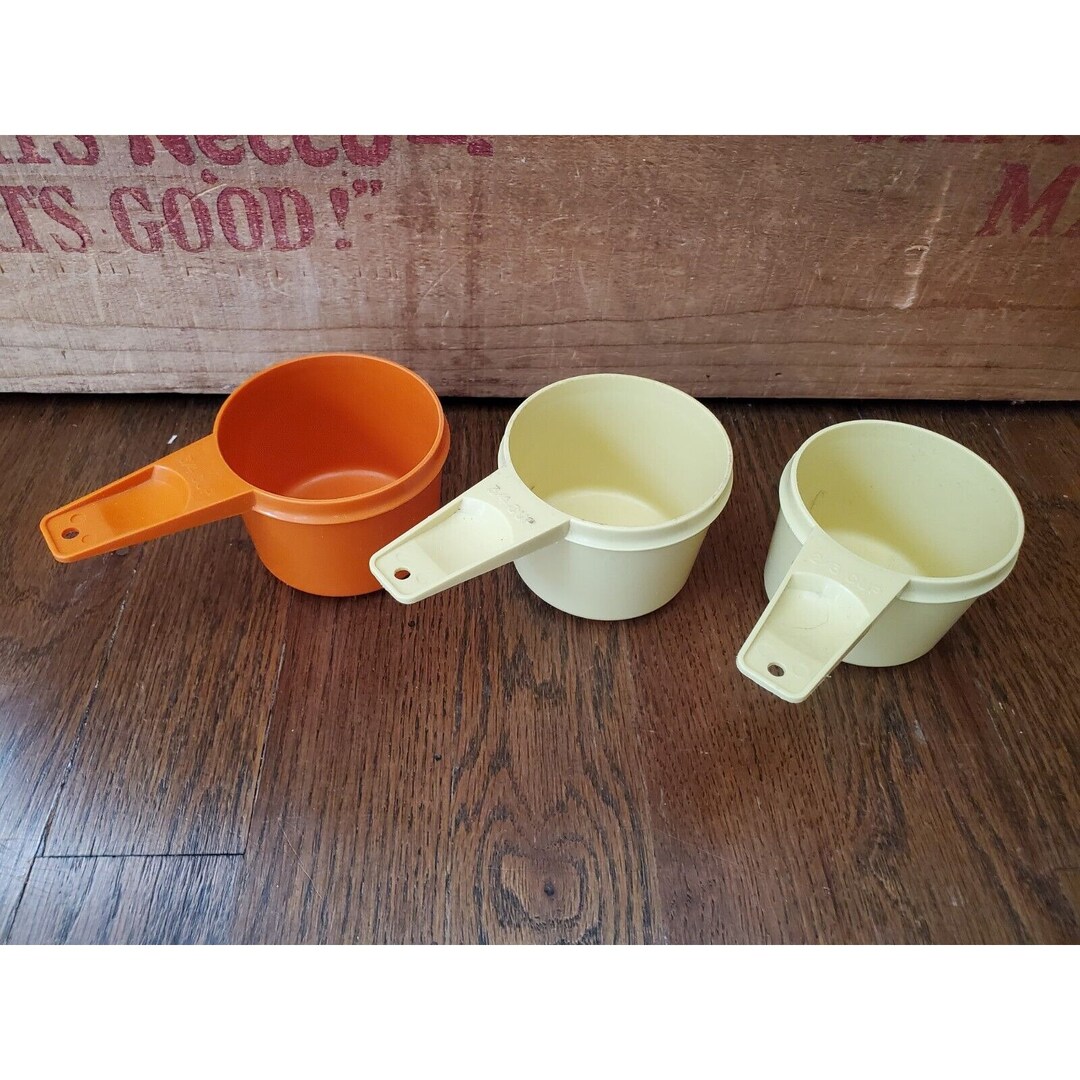 Vtg TUPPERWARE Dry MEASURING CUPS Gold/yellow Orange Nesting 2/3 3/4 - Etsy