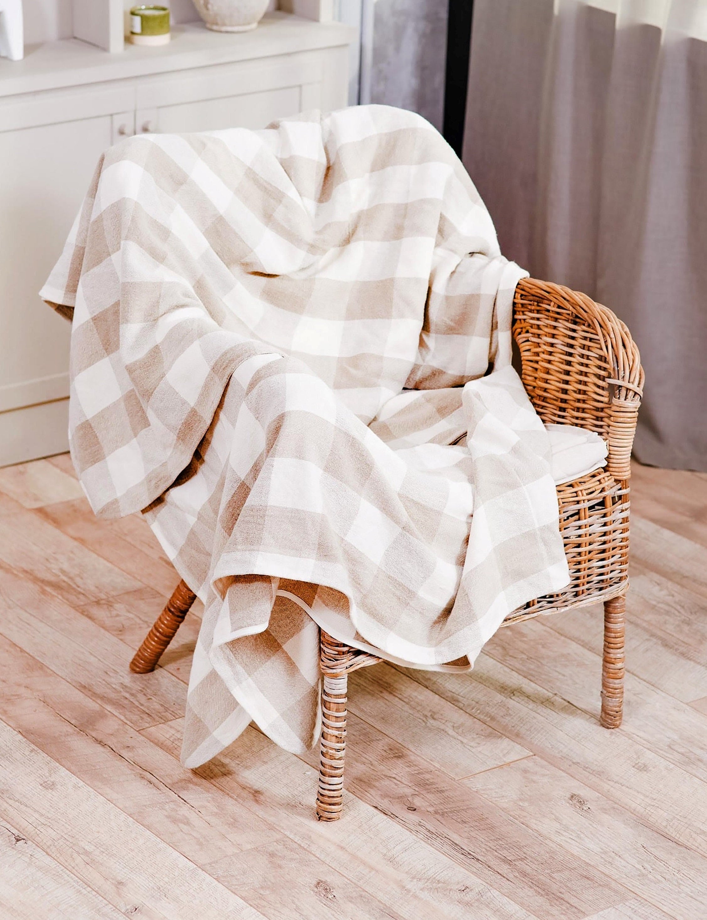 Checkered Linen Bedspread: Queen Size Throw Blanket, Stonewashed 380 ...