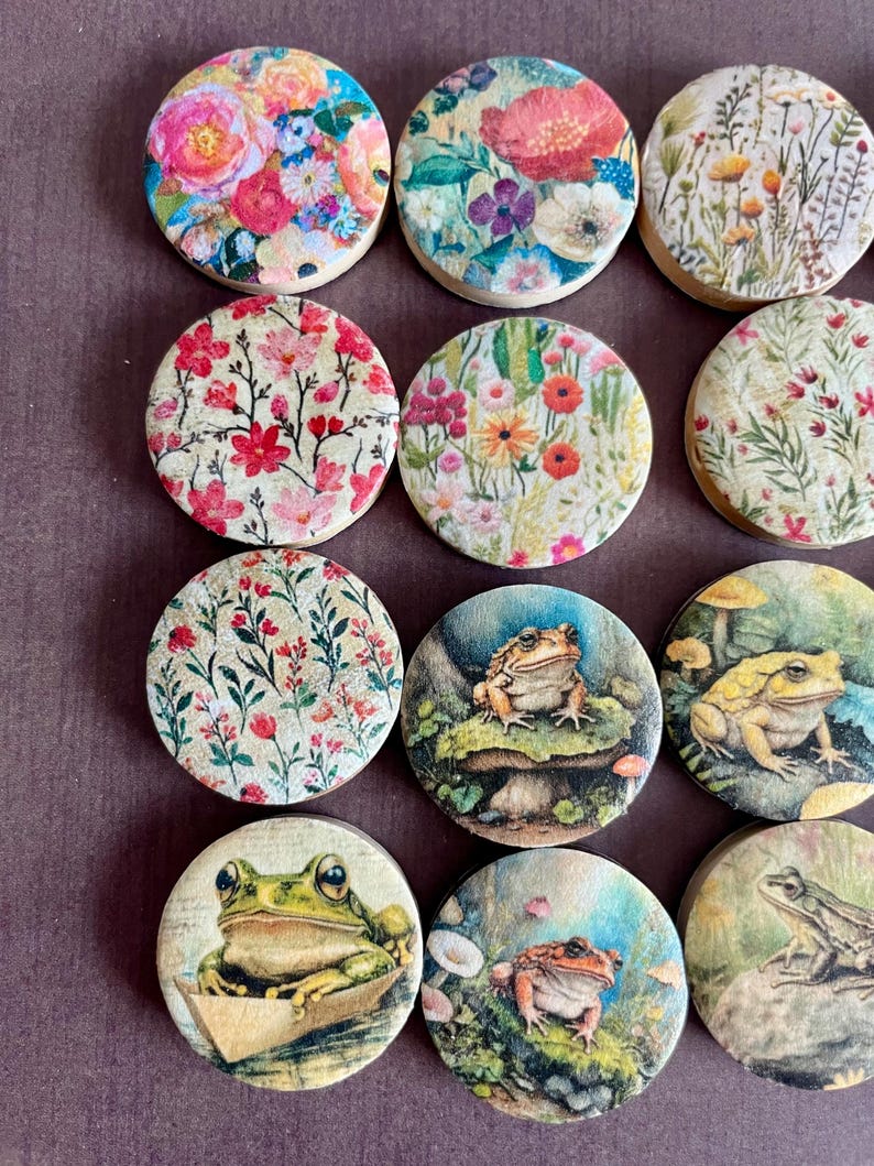 DESTASH - FROGS & FLOWERS 1 Inch Wooden Decoupaged Beads - Etsy