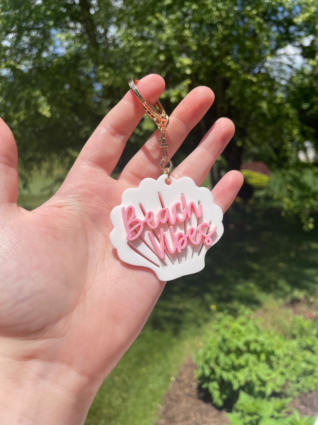 Beach Vibes Pretty Seashell Keychain With Gold Features - Etsy