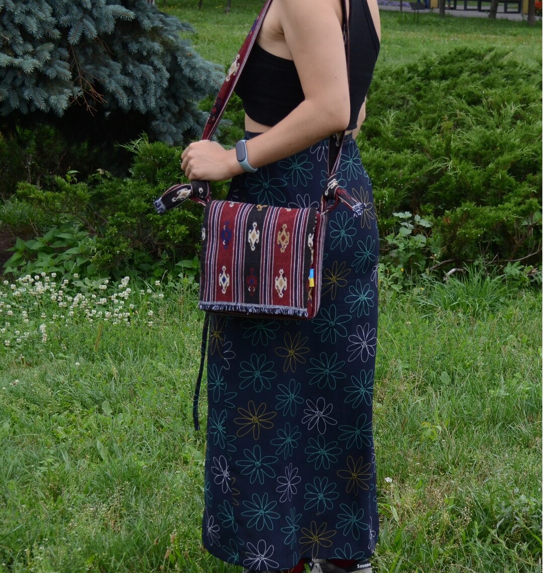 Handmade Tapestry Crossbody Bag: Ethnic Fabric Shoulder Bag, 6 Pockets ...