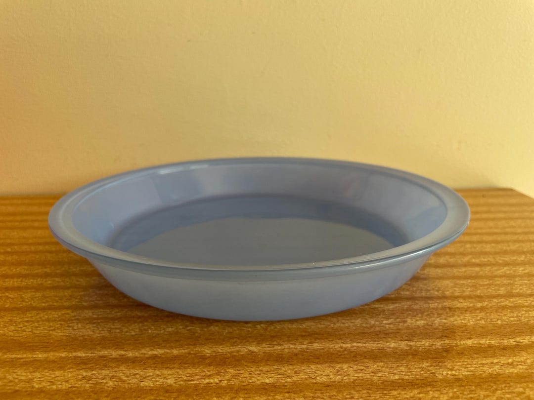 Immaculate Conditon Agee Pyrex Coloured Glass 9.5” Round Pie Dish in ...