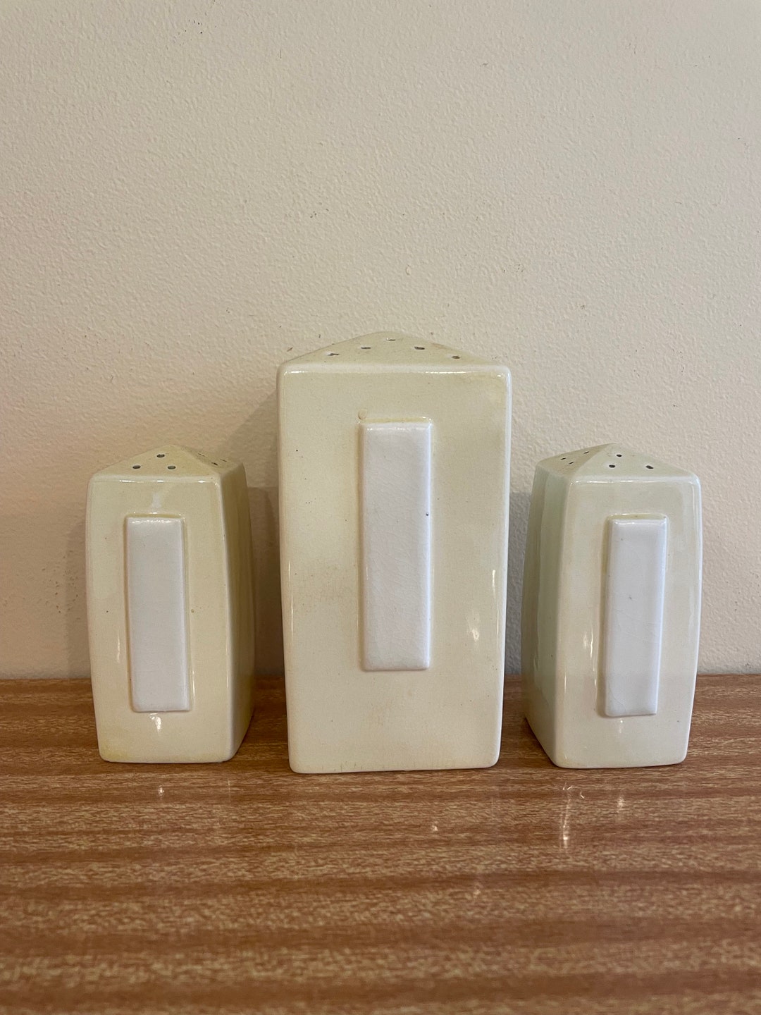 Bovey Pottery England Art Deco Ceramic Salt/pepper/large Flour Shaker ...