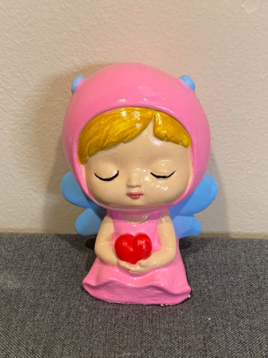 Baby Angel Holding Heart - Plaster Sculpture for Art Painting, DIY ...