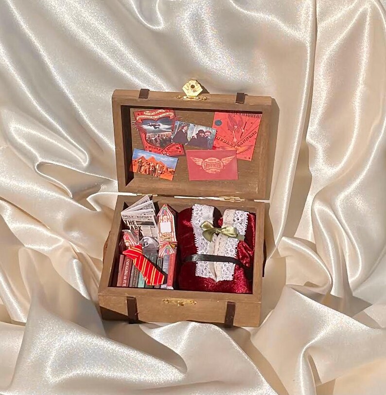 Hogwarts Character Miniature Trunks - Etsy