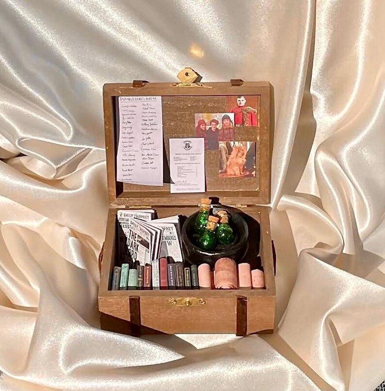 Hogwarts Character Miniature Trunks - Etsy