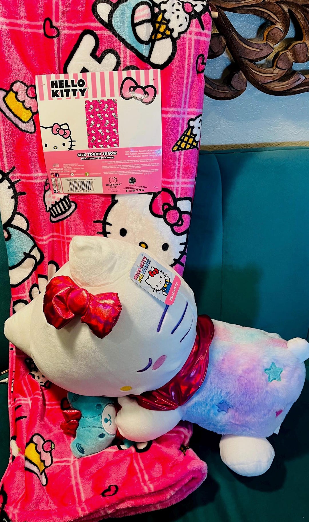 Hello Kitty (hello Plaidness) 50 *70 Throw Super Soft and Adorable With ...