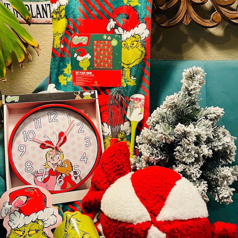 Grinch Clock - Etsy