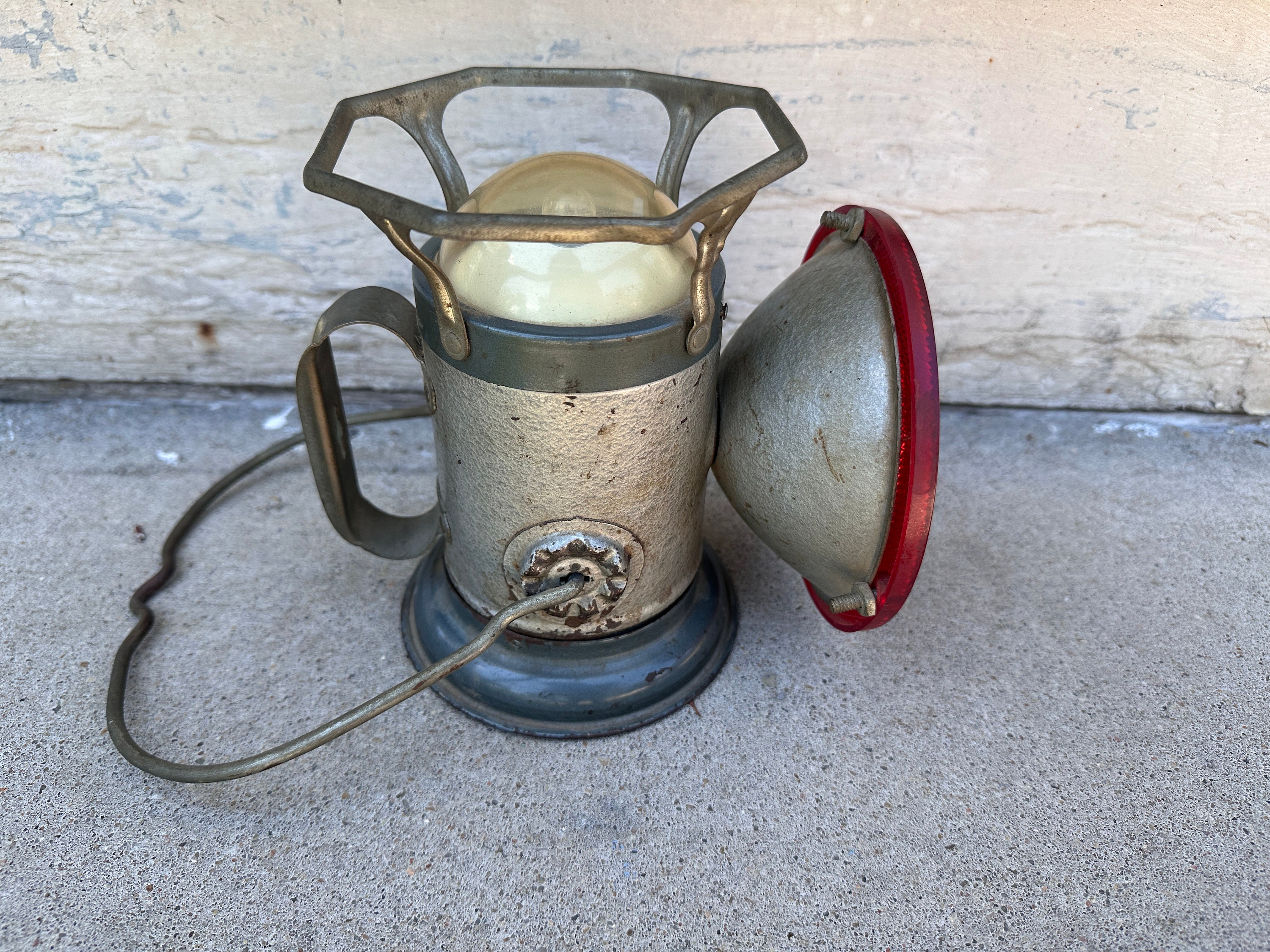 Vintage 1940's Delta Powerlite Railroad Dual Bulb Lantern - Etsy