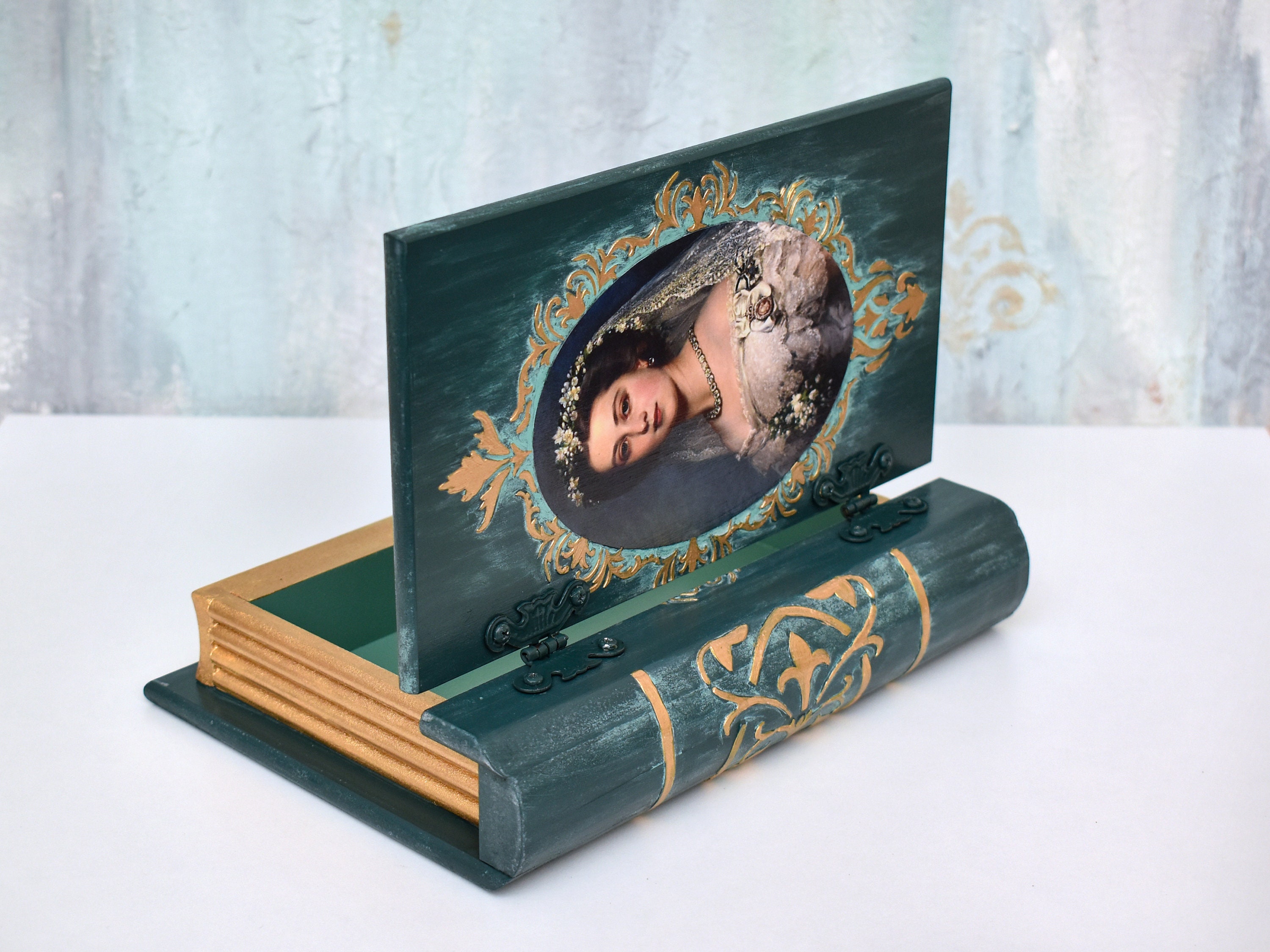 Victorian Style Book Jewelry Box, Antique Keepsake Box, Retro Chic ...