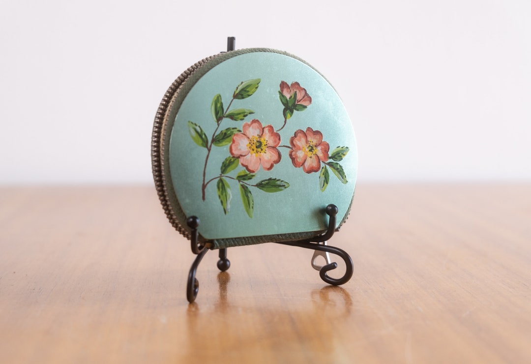 Vintage Powder and Mirror Compact, 1930s Zip up Compact With Painted ...