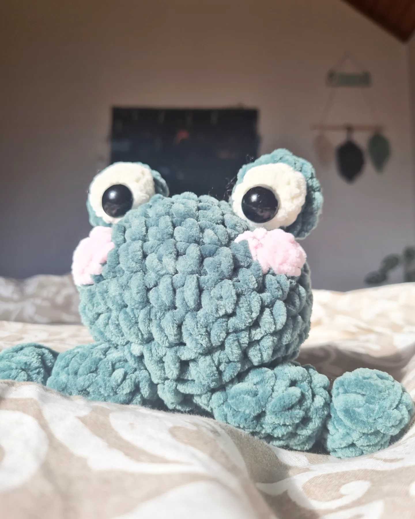 Fred the Frog Crocheted Plushie Amigurumi Crocheted Frog Handmade Frog ...