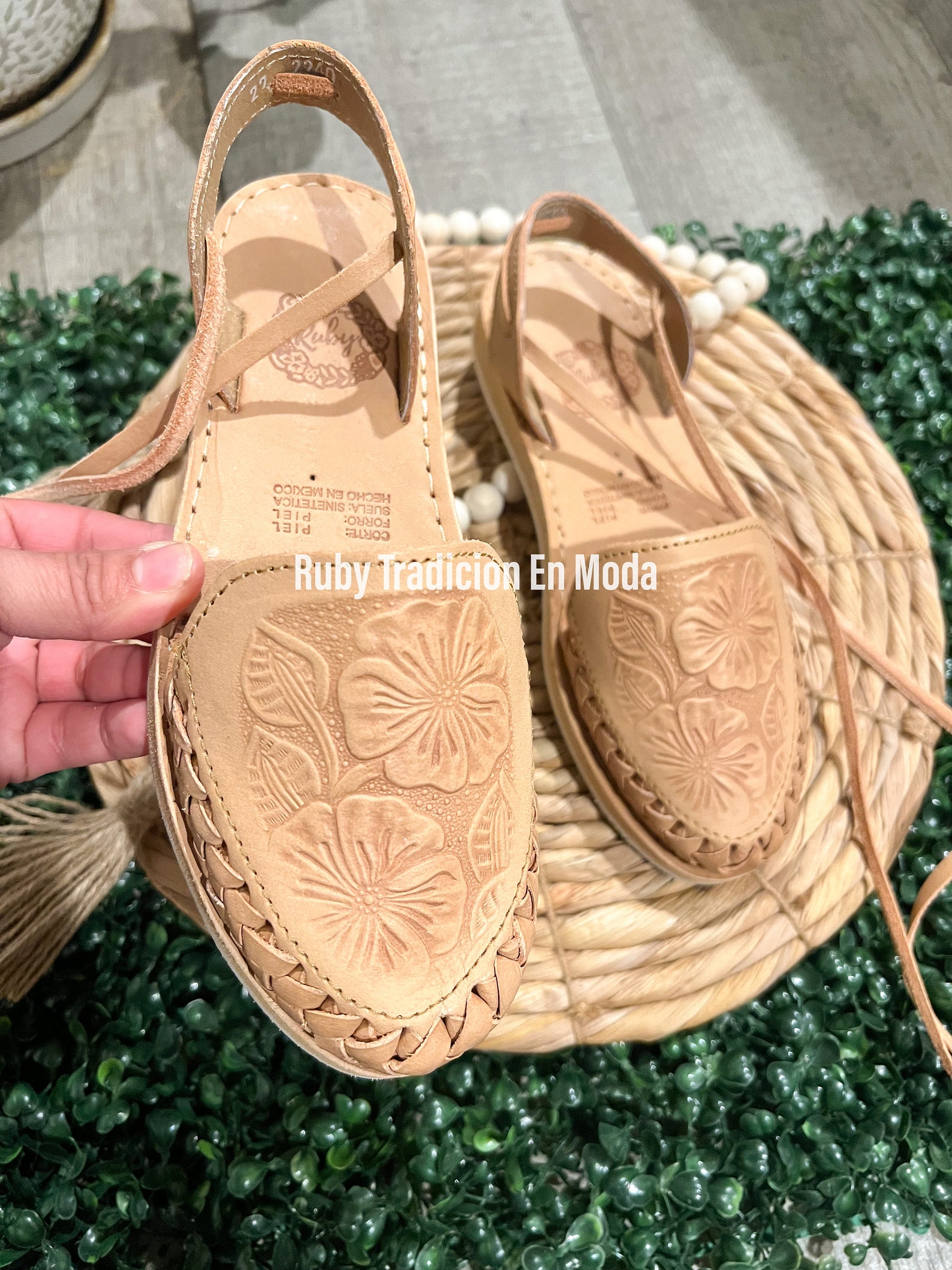 Florecita Huaraches Hand-tooled| Flor Cincelados Huaraches Lace-up ...