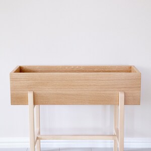 Pippa Planter Oak and Maple / House Plant / Book Storage - Etsy