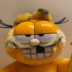 Garfield I Dont Need This Injured on Crutch Vintage Retro Soft Plush ...