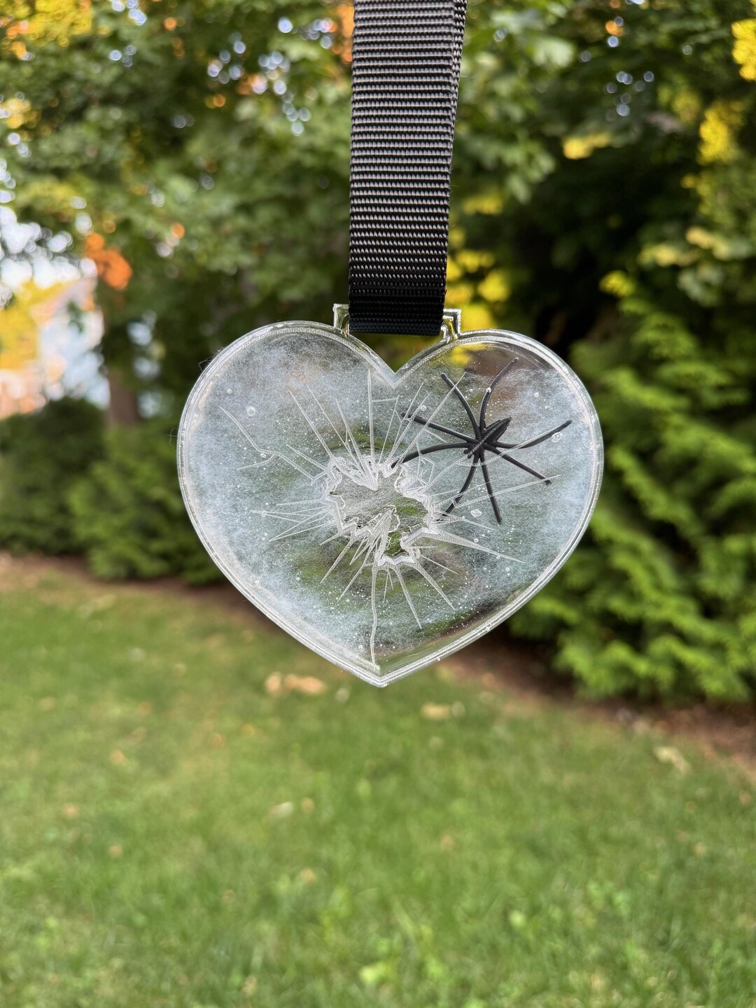 Spider Web Broken Glass Heart Tsurikawa HALLOWEEN EDITION - Etsy