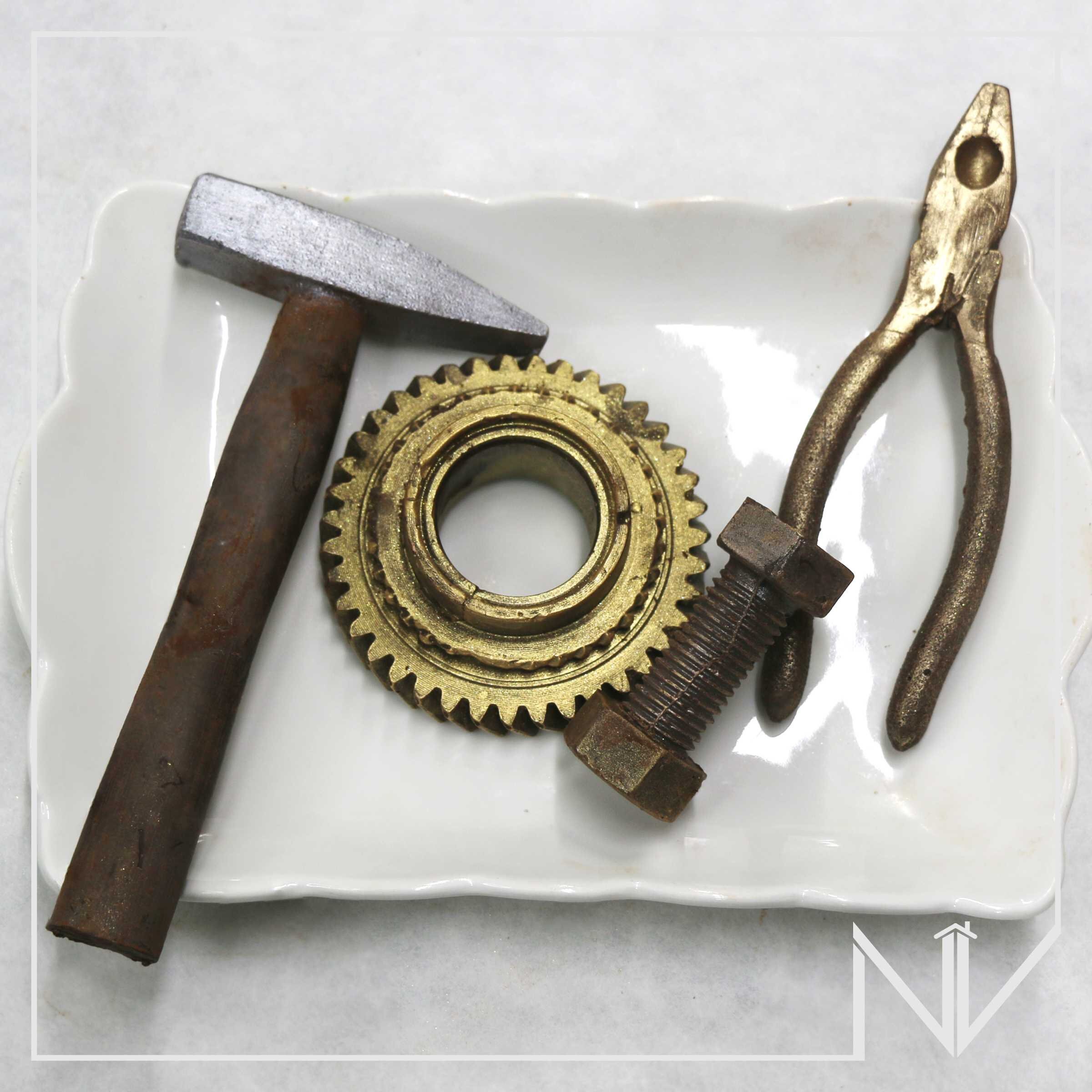 Father's Day Chocolate & Sweets Box Novelty Gift Repair Tool Set Fine ...