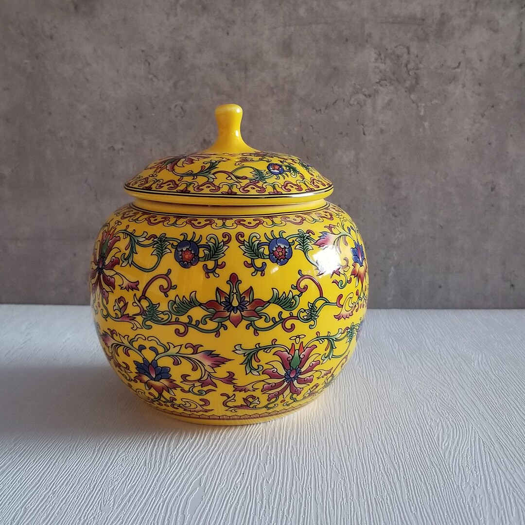 Traditional Yellow Chinese Porcelain Airtight Tea Storage Vessel 6 Inch ...