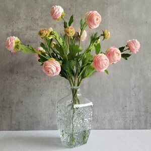 Perfect Pink Ranunculi Stems in Cutglass Bud Vase W/ Faux Water - Etsy