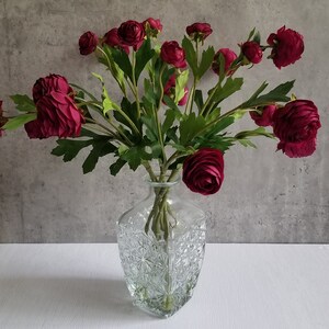 Pauline Violet Ranunculi Stems in Cutglass Bud Vase & Faux Water - Etsy