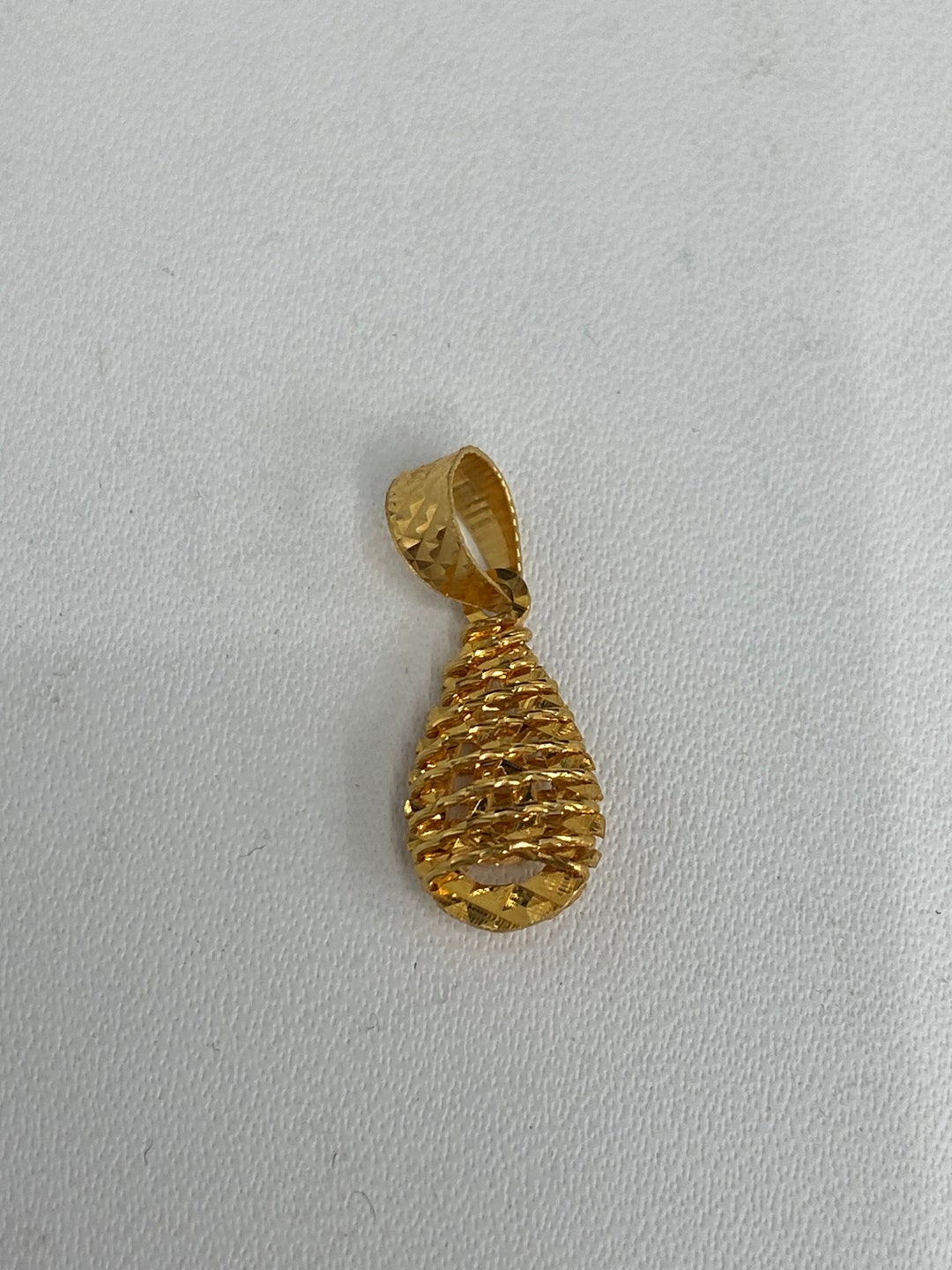 21k Yellow Gold Small Teardrop Shape Pendant - Etsy