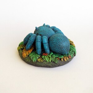 JUMPING SPIDER Figurine, Polymer Clay. Cute Blue Spider on Leaves ...