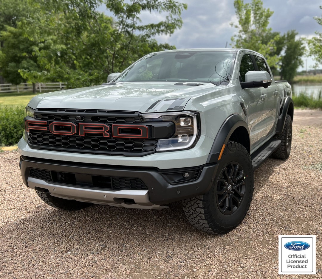 Contorni delle lettere della griglia del Ford Ranger Raptor 2024-2025 ...